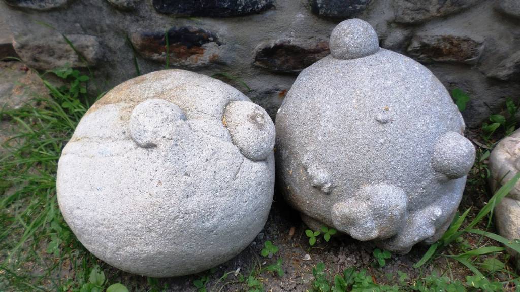 Trovanții, ”pietrele vii” din România « LocuriDinRomania.ro